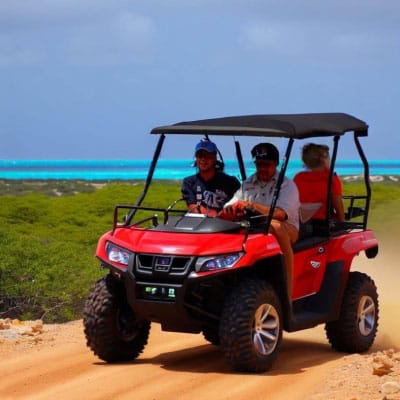 Actie op Aruba - Juf Jannie leren met kinderen